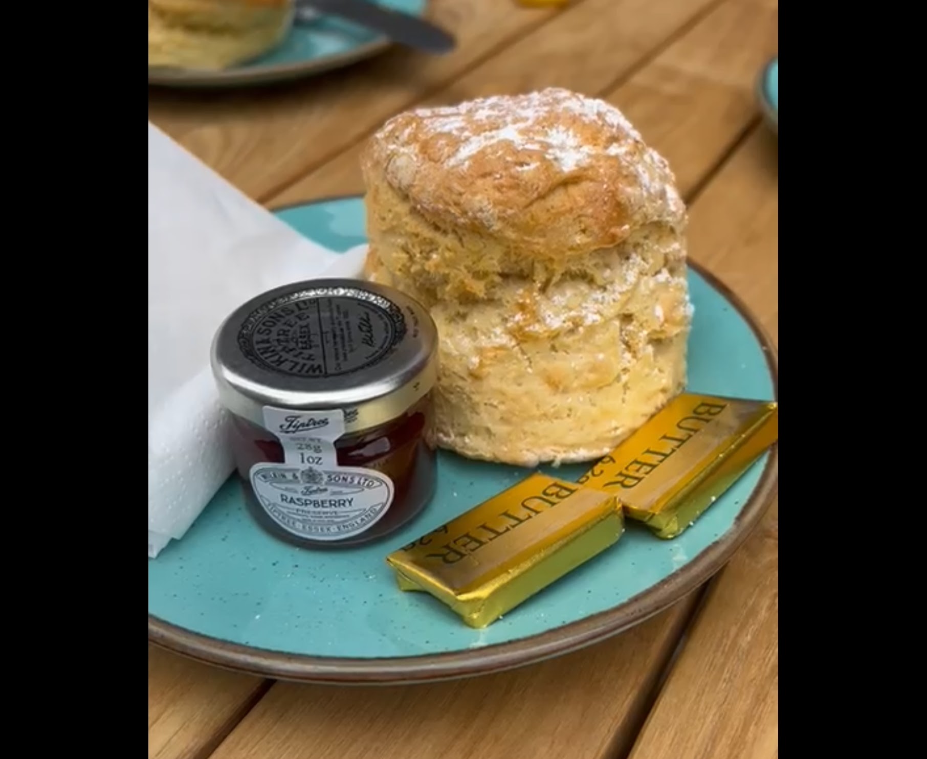 St Andrews - Scones and Charming Alleys - kayafrenchtoast